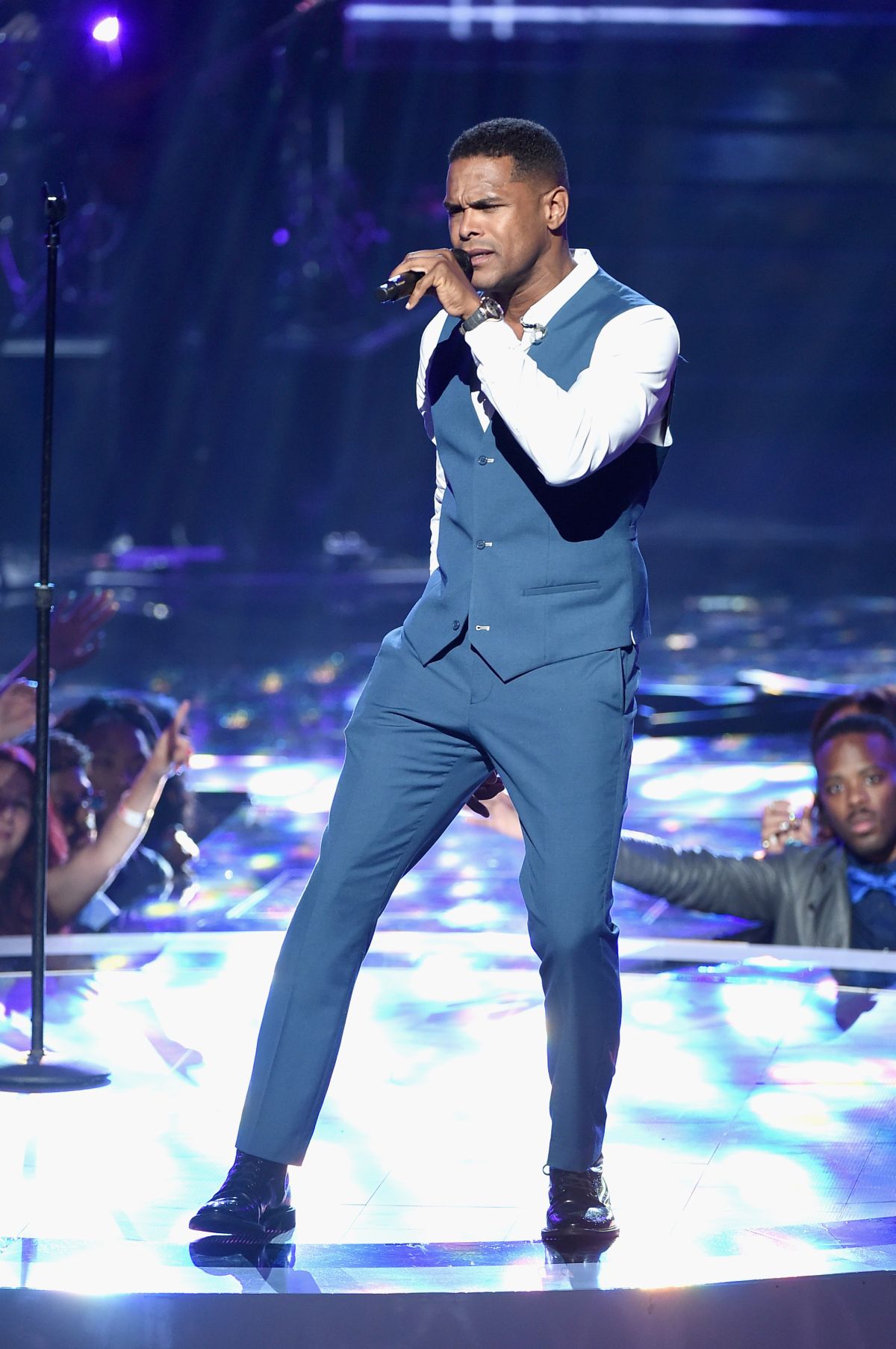 OMG! 14 Gorgeous Pictures Of Maxwell!